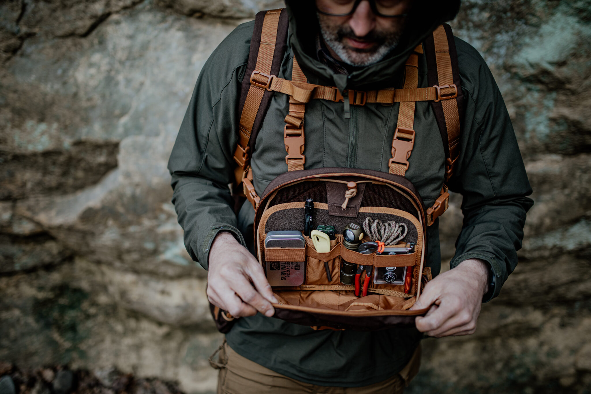 Numbat vs Numbat Small - chest pack comparison